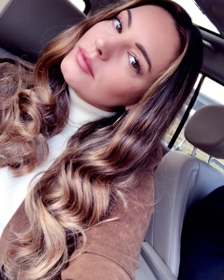 Kelly Brook Pictures